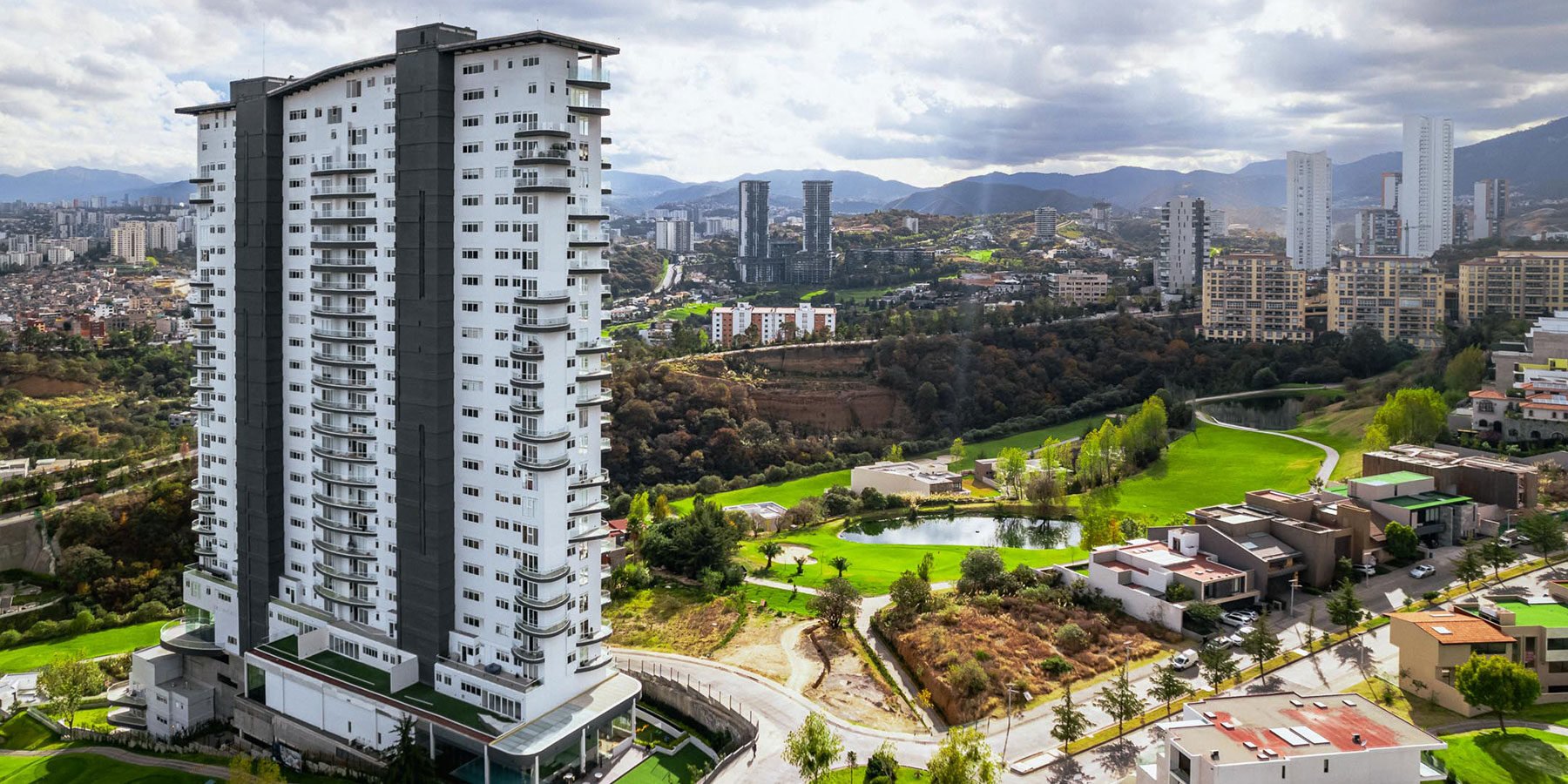 Descubre cómo es vivir dentro de Bosque Real